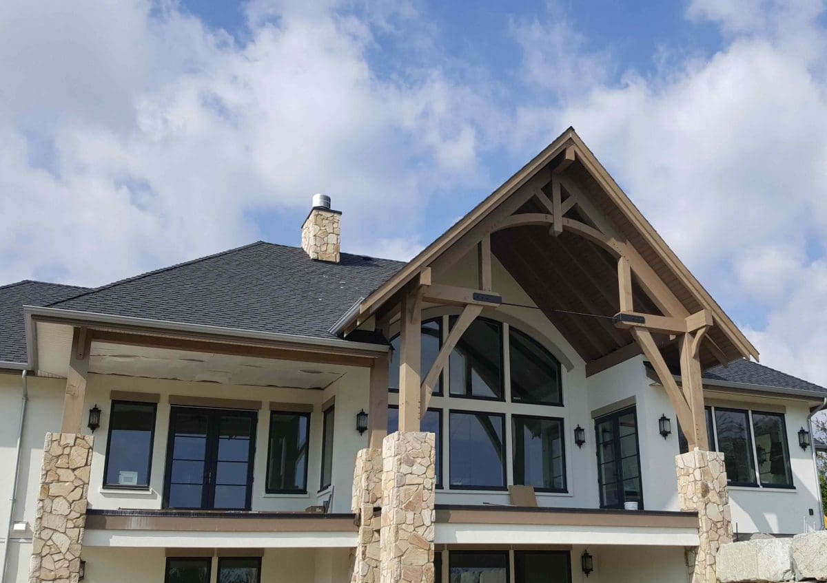 Timber Frame vs Traditional Built Homes - Handcrafted Canadian Log Home ...