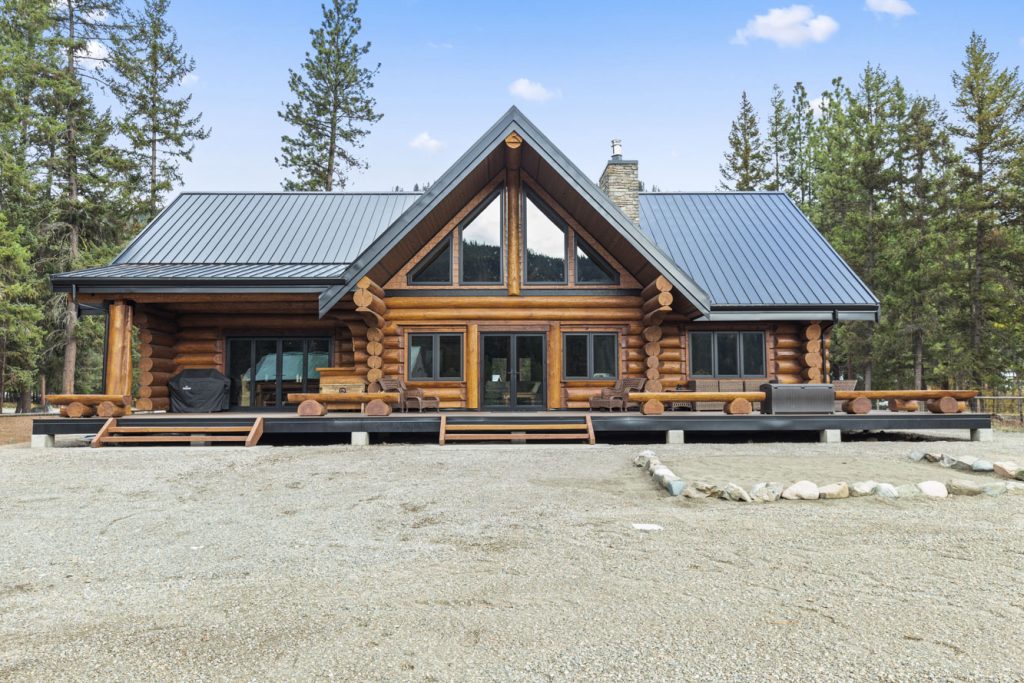 Full Scribe Log Home in Tulameen - Handcrafted Canadian Log Home Builders
